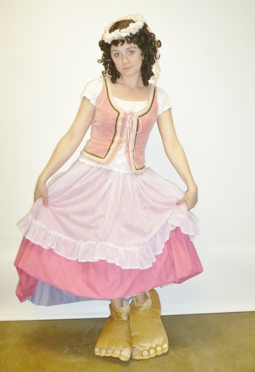 Female Hobbit costume - Creative Costumes