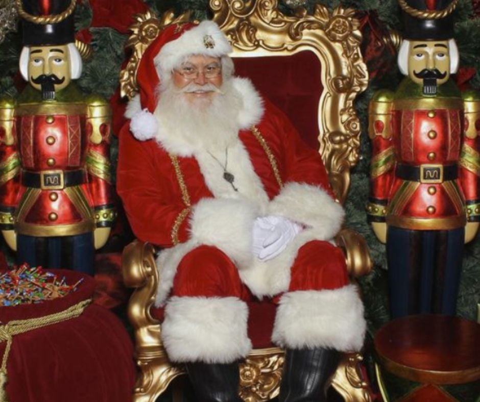 How To Perfect The Santa Claus Costume - Creative Costumes